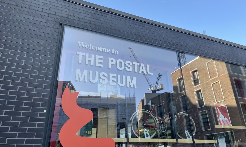Il Mail-Rail, le lettere e francobolli del Postal Museum – L'Osservatore